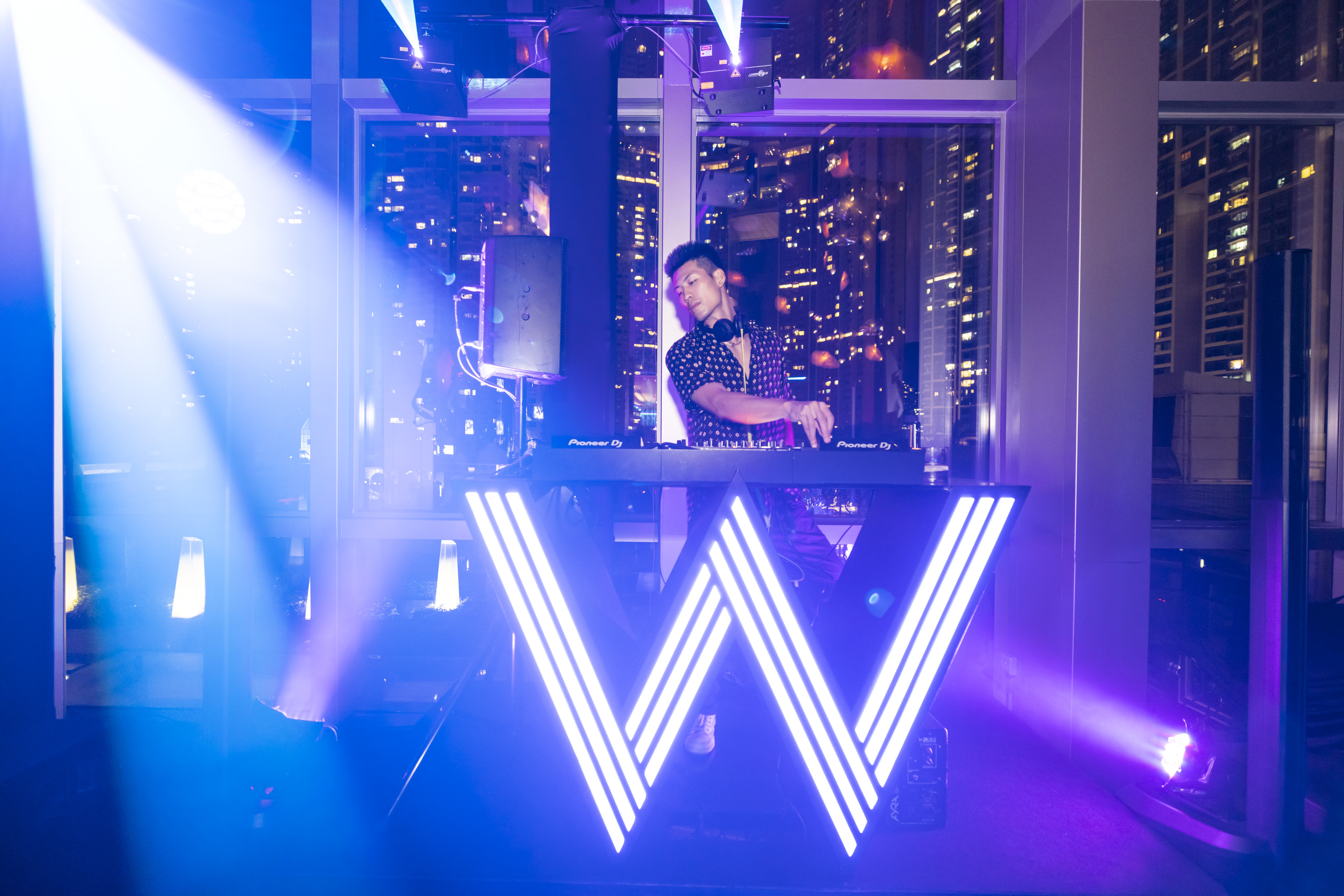 W the Shop | W Hong Kong e-Shop - WOOBAR